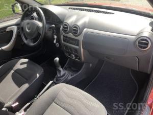 Red Dacia Sandero 2012 in Valmiera, with an engine capacity of 1.60 L and mileage of 204 thousand km for 4290 €, photo 6 on AUTOMOTO.COM.LV