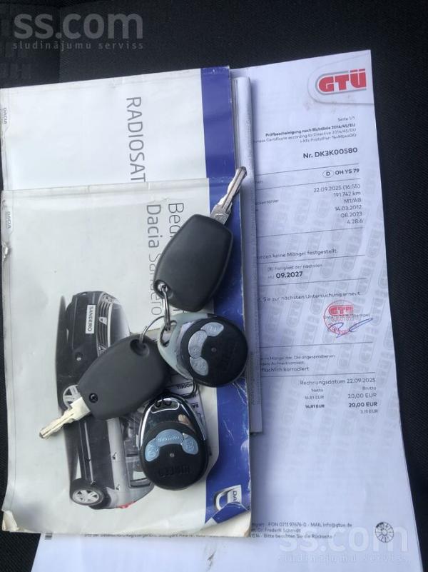 Red Dacia Sandero 2012 in Valmiera, with an engine capacity of 1.60 L and mileage of 204 thousand km for 4290 €, photo 9 on AUTOMOTO.COM.LV