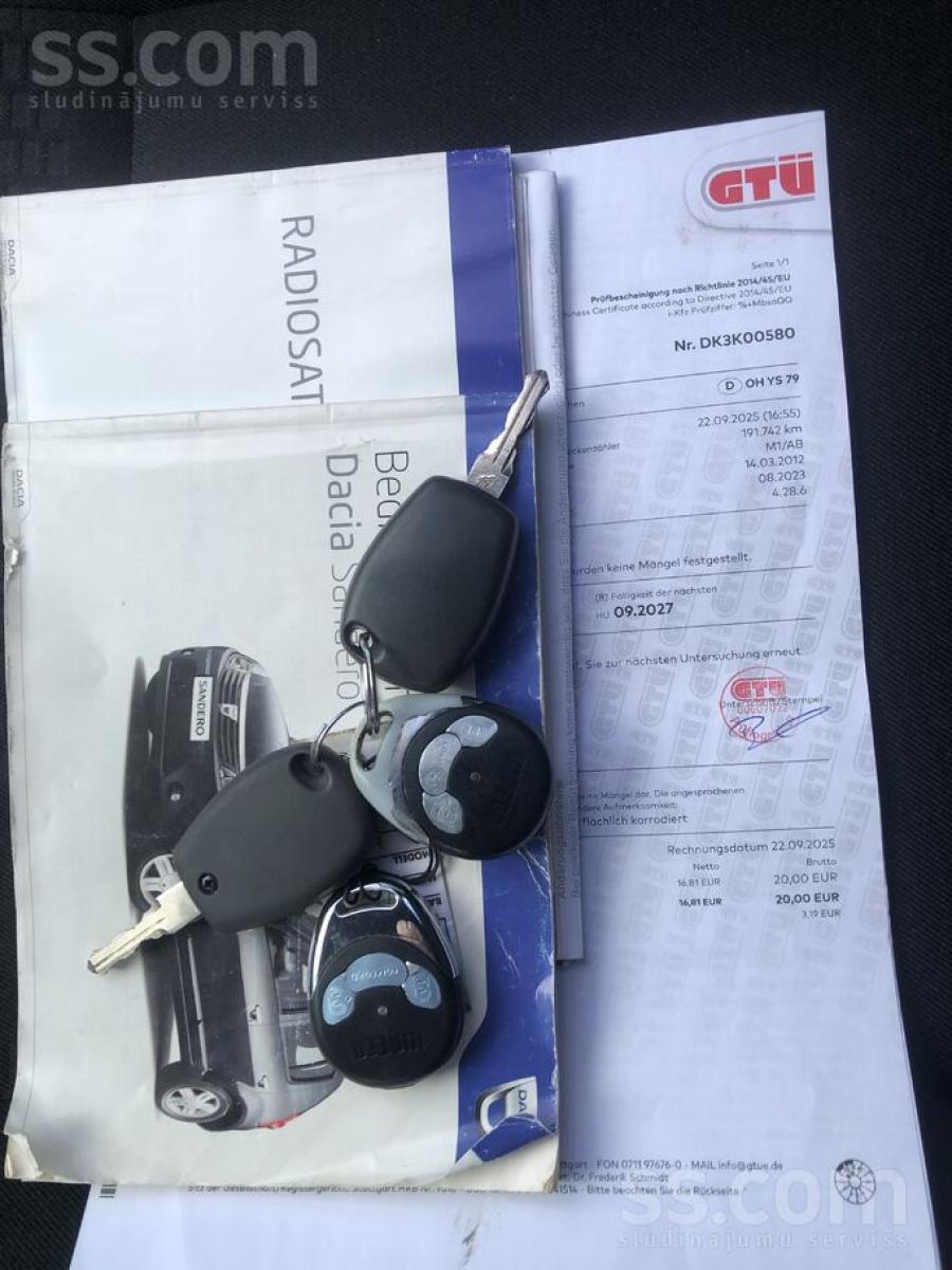Red Dacia Sandero 2012 in Valmiera, with an engine capacity of 1.60 L and mileage of 204 thousand km for 4290 €, photo 10 on AUTOMOTO.COM.LV