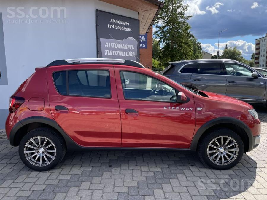 Red Dacia Sandero 2015 in Talsi, with an engine capacity of 1.50 L and mileage of 183 thousand km for 3900 €, photo 3 on AUTOMOTO.COM.LV