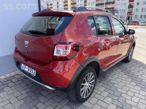 Red Dacia Sandero 2015 in Talsi, with an engine capacity of 1.50 L and mileage of 183 thousand km for 3900 €, photo 4 on AUTOMOTO.COM.LV