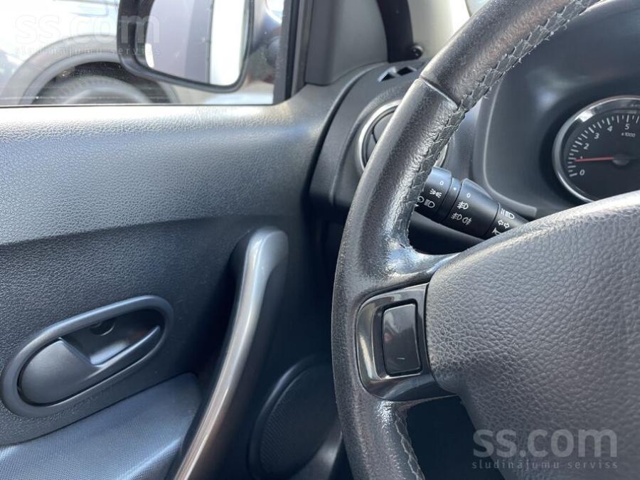 Red Dacia Sandero 2015 in Talsi, with an engine capacity of 1.50 L and mileage of 183 thousand km for 3900 €, photo 15 on AUTOMOTO.COM.LV