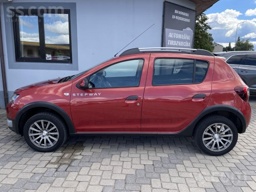 Red Dacia Sandero 2015 in Talsi, with an engine capacity of 1.50 L and mileage of 183 thousand km for 3900 €, photo 26 on AUTOMOTO.COM.LV