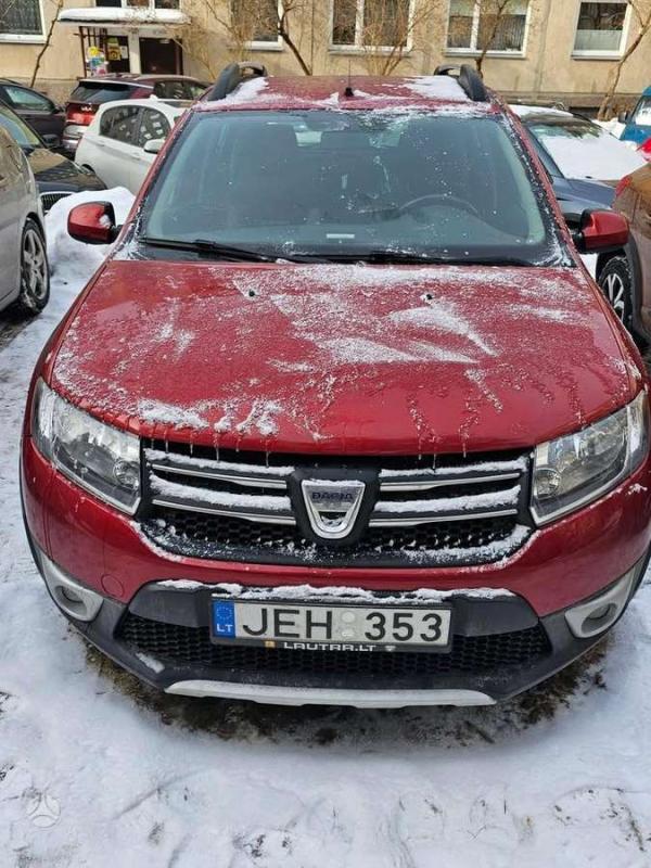 Red Dacia Sandero 2016 in Vilnius, with an engine capacity of 0.90 L and mileage of 118 thousand km for 8100 €, photo 2 on AUTOMOTO.COM.LV