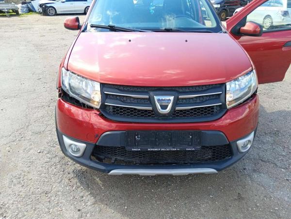 Red Dacia Sandero 2016 in Marijampole, with an engine capacity of 1.46 L and mileage of 211 thousand km for 2500 €, photo 4 on AUTOMOTO.COM.LV