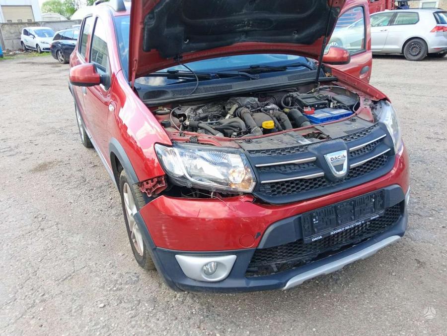 Sarkans Dacia Sandero 2016 Marijampole, ar dzinēja tilpumu 1.46 L un nobraukumu 211 tūkst. km par 2500 €, foto 6 vietnē AUTOMOTO.COM.LV
