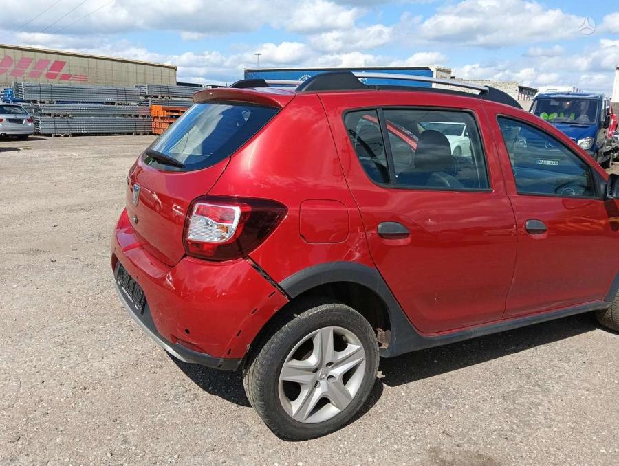Sarkans Dacia Sandero 2016 Marijampole, ar dzinēja tilpumu 1.46 L un nobraukumu 211 tūkst. km par 2500 €, foto 11 vietnē AUTOMOTO.COM.LV
