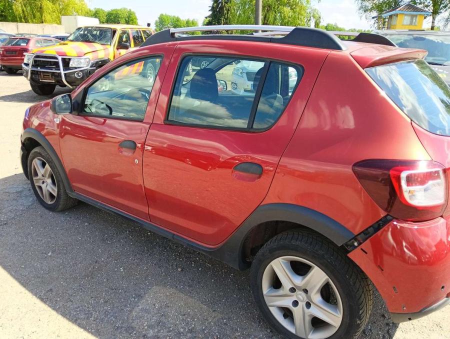 Sarkans Dacia Sandero 2016 Marijampole, ar dzinēja tilpumu 1.46 L un nobraukumu 211 tūkst. km par 2500 €, foto 19 vietnē AUTOMOTO.COM.LV