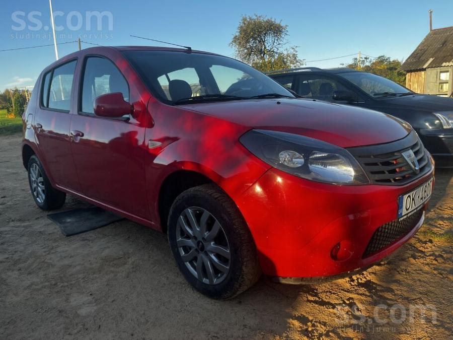 Sarkans Dacia Sandero 2008 Rīga, ar dzinēja tilpumu 1.40 L un nobraukumu 198 tūkst. km par 1700 €, foto 3 vietnē AUTOMOTO.COM.LV