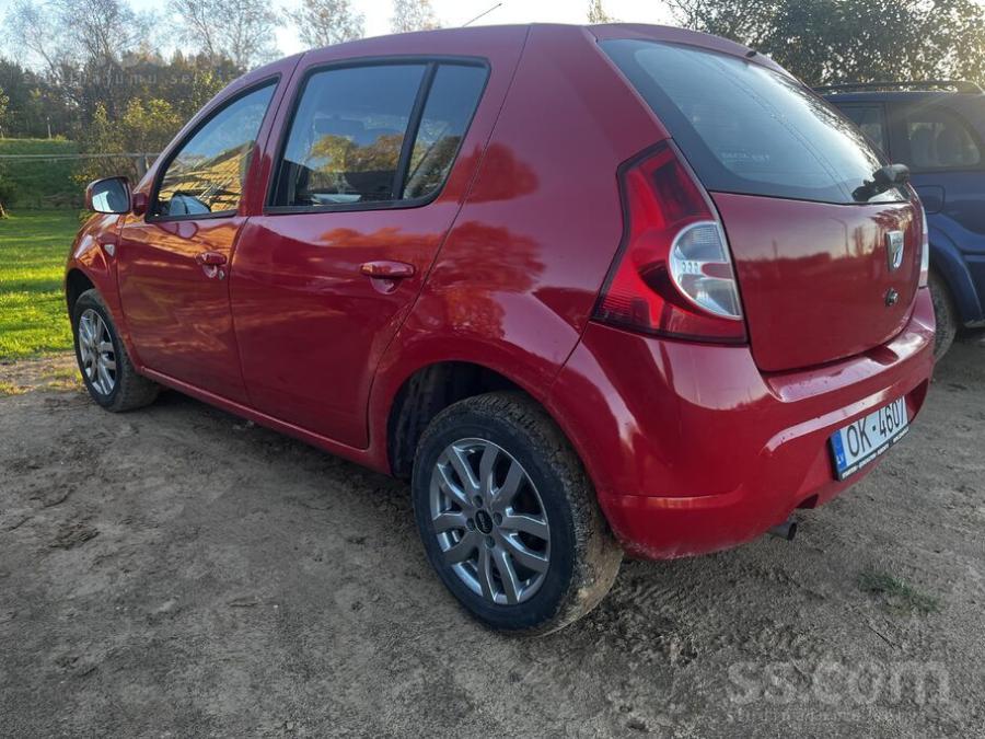Sarkans Dacia Sandero 2008 Rīga, ar dzinēja tilpumu 1.40 L un nobraukumu 198 tūkst. km par 1700 €, foto 4 vietnē AUTOMOTO.COM.LV