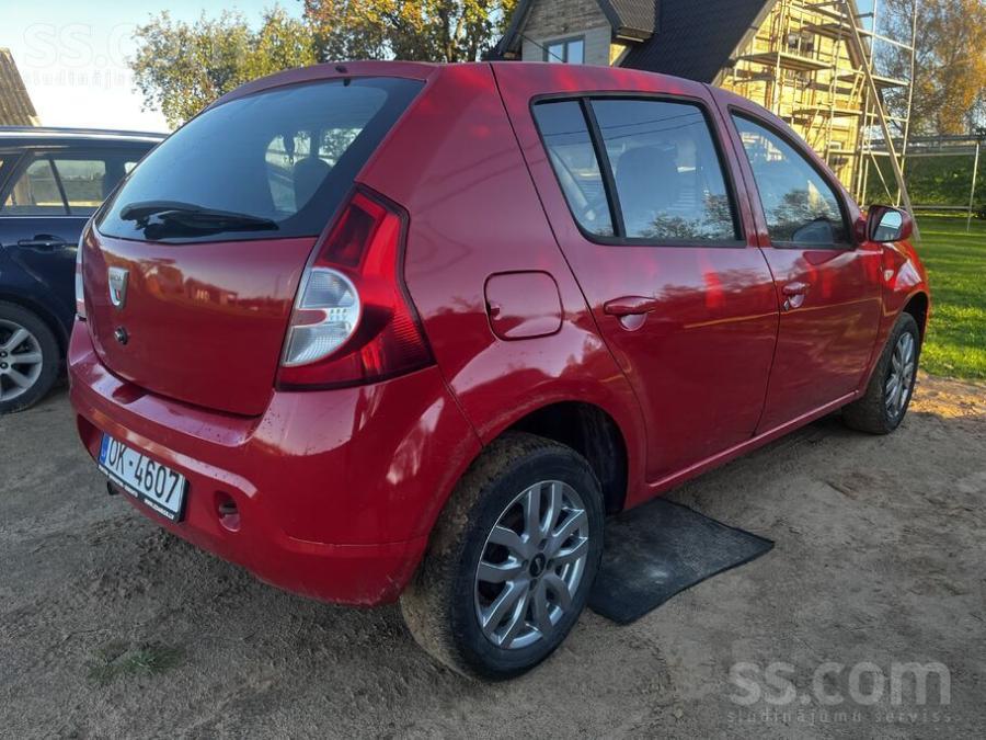 Sarkans Dacia Sandero 2008 Rīga, ar dzinēja tilpumu 1.40 L un nobraukumu 198 tūkst. km par 1700 €, foto 5 vietnē AUTOMOTO.COM.LV