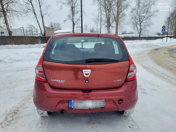 Sarkans Dacia Sandero 2009 Viļņa, ar dzinēja tilpumu 1.40 L un nobraukumu 106 tūkst. km par 1550 €, foto 5 vietnē AUTOMOTO.COM.LV