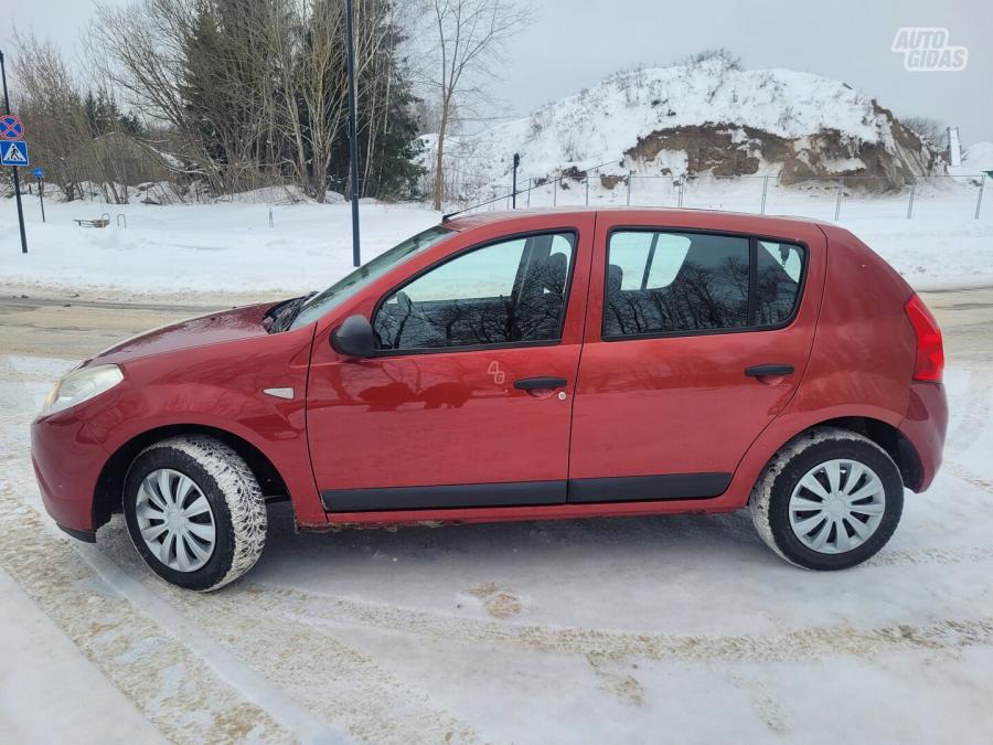 Red Dacia Sandero 2009 in Vilnius, with an engine capacity of 1.40 L and mileage of 106 thousand km for 1550 €, photo 7 on AUTOMOTO.COM.LV