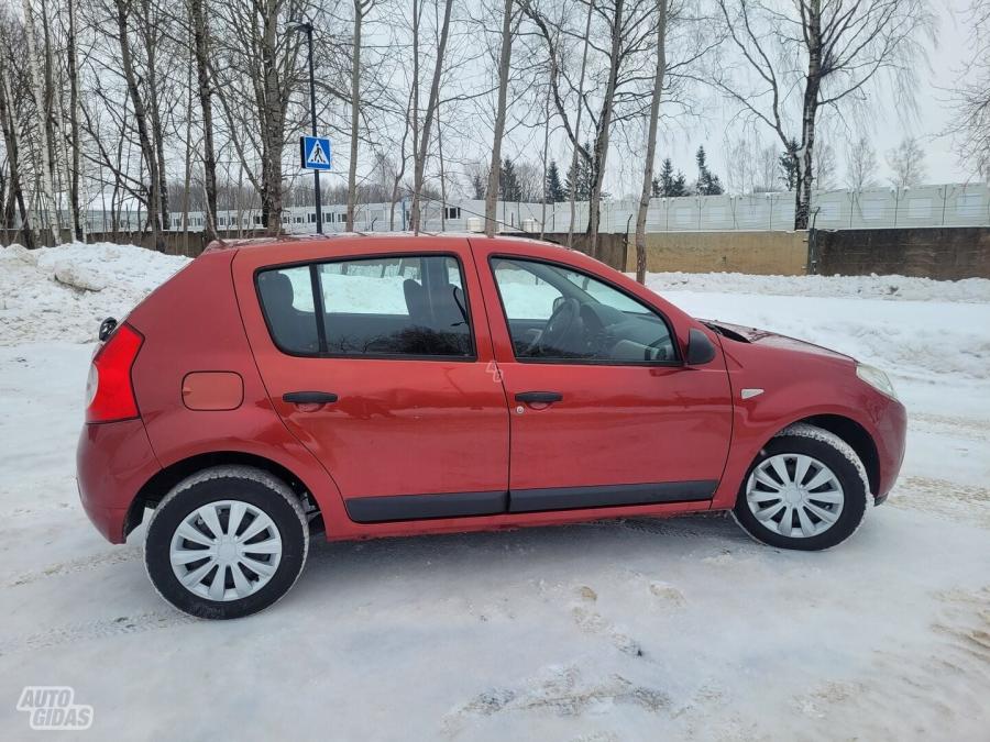 Red Dacia Sandero 2009 in Vilnius, with an engine capacity of 1.40 L and mileage of 106 thousand km for 1550 €, photo 8 on AUTOMOTO.COM.LV