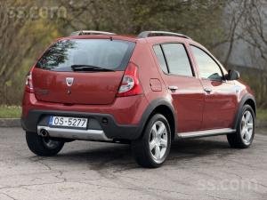 Sarkans Dacia Sandero 2010 Rīga, ar dzinēja tilpumu 1.60 L un nobraukumu 150 tūkst. km par 3990 €, foto 4 vietnē AUTOMOTO.COM.LV