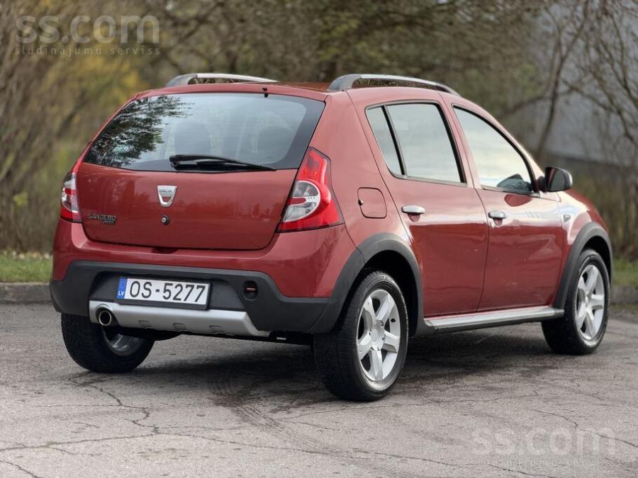 Sarkans Dacia Sandero 2010 Rīga, ar dzinēja tilpumu 1.60 L un nobraukumu 150 tūkst. km par 3990 €, foto 4 vietnē AUTOMOTO.COM.LV
