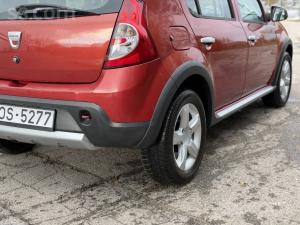 Sarkans Dacia Sandero 2010 Rīga, ar dzinēja tilpumu 1.60 L un nobraukumu 150 tūkst. km par 3990 €, foto 9 vietnē AUTOMOTO.COM.LV