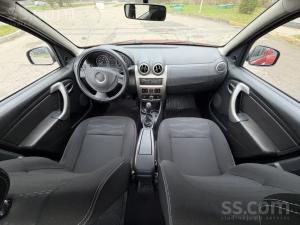 Sarkans Dacia Sandero 2010 Rīga, ar dzinēja tilpumu 1.60 L un nobraukumu 150 tūkst. km par 3990 €, foto 24 vietnē AUTOMOTO.COM.LV