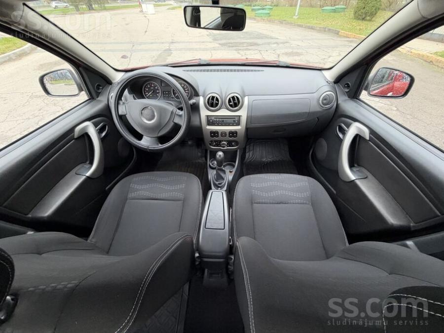 Sarkans Dacia Sandero 2010 Rīga, ar dzinēja tilpumu 1.60 L un nobraukumu 150 tūkst. km par 3990 €, foto 24 vietnē AUTOMOTO.COM.LV