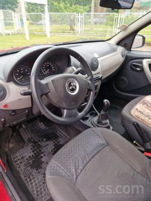 Red Dacia Sandero 2011 in Daugavpils, with an engine capacity of 1.20 L and mileage of 305 thousand km for 750 €, photo 4 on AUTOMOTO.COM.LV