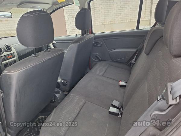 Red Dacia Sandero 2012 in Tallinn, with an engine capacity of 1.60 L and mileage of 160 thousand km for 3200 €, photo 11 on AUTOMOTO.COM.LV