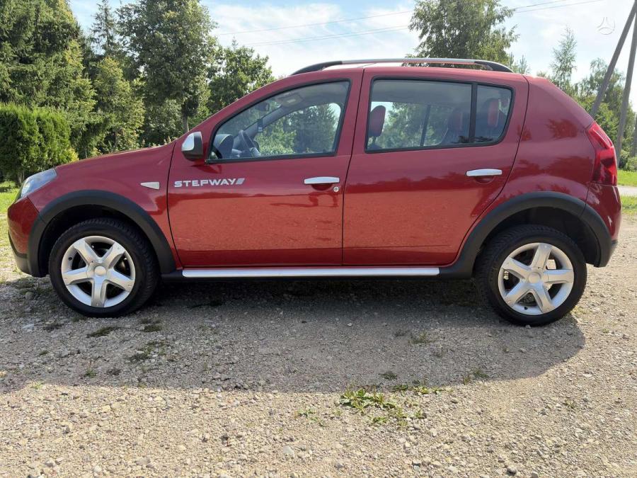 Sarkans Dacia Sandero 2012 Jurbarkas, ar dzinēja tilpumu 1.60 L un nobraukumu 175 tūkst. km par 2550 €, foto 1 vietnē AUTOMOTO.COM.LV