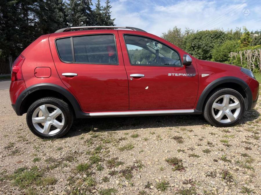 Sarkans Dacia Sandero 2012 Jurbarkas, ar dzinēja tilpumu 1.60 L un nobraukumu 175 tūkst. km par 2550 €, foto 3 vietnē AUTOMOTO.COM.LV