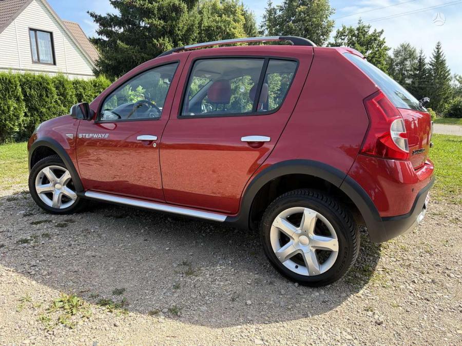 Sarkans Dacia Sandero 2012 Jurbarkas, ar dzinēja tilpumu 1.60 L un nobraukumu 175 tūkst. km par 2550 €, foto 4 vietnē AUTOMOTO.COM.LV