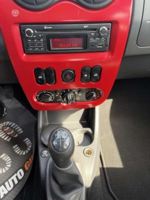 Sarkans Dacia Sandero 2012 Jurbarkas, ar dzinēja tilpumu 1.60 L un nobraukumu 175 tūkst. km par 2550 €, foto 13 vietnē AUTOMOTO.COM.LV