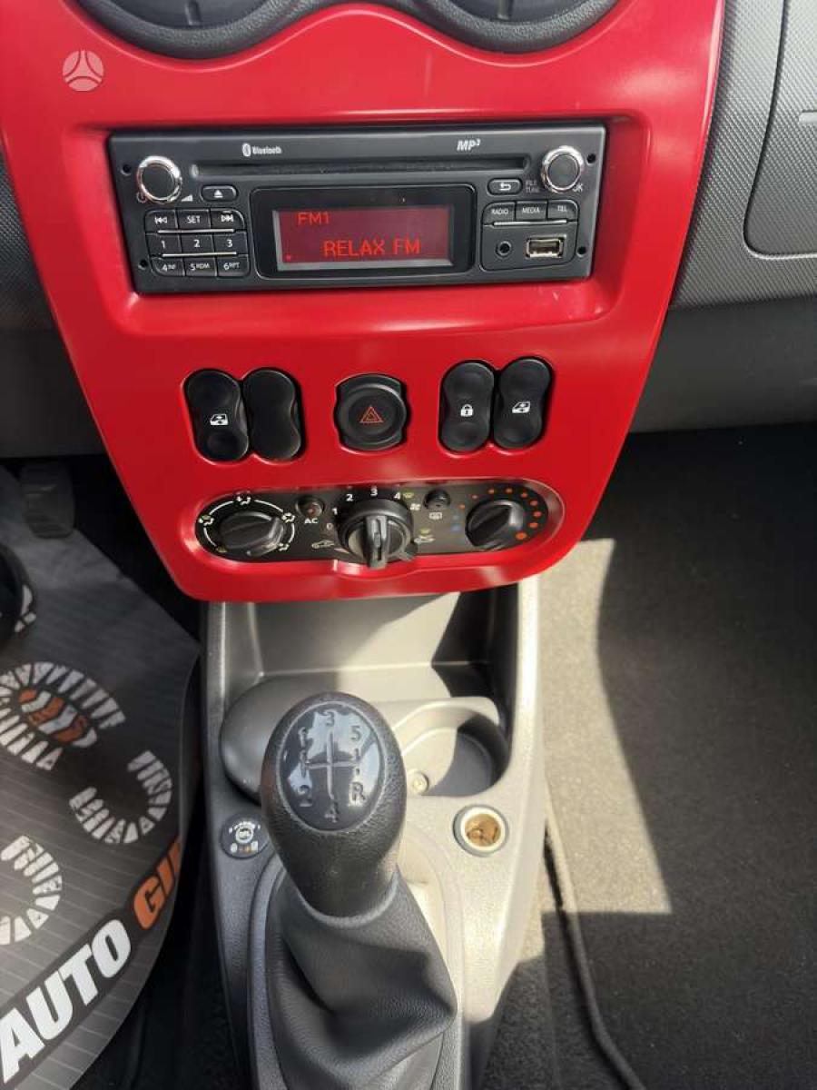 Sarkans Dacia Sandero 2012 Jurbarkas, ar dzinēja tilpumu 1.60 L un nobraukumu 175 tūkst. km par 2550 €, foto 13 vietnē AUTOMOTO.COM.LV