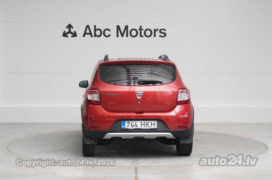 Red Dacia Sandero 2013 in Tallinn, with an engine capacity of 1.50 L and mileage of 169 thousand km for 99000 €, photo 6 on AUTOMOTO.COM.LV