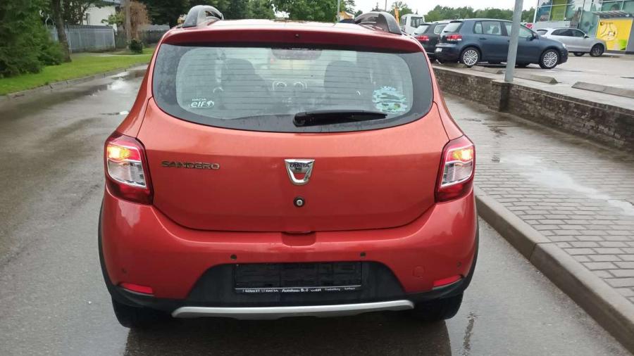 Sarkans Dacia Sandero 2014 Marijampole, ar dzinēja tilpumu 0.90 L un nobraukumu 166 tūkst. km par 3100 €, foto 6 vietnē AUTOMOTO.COM.LV