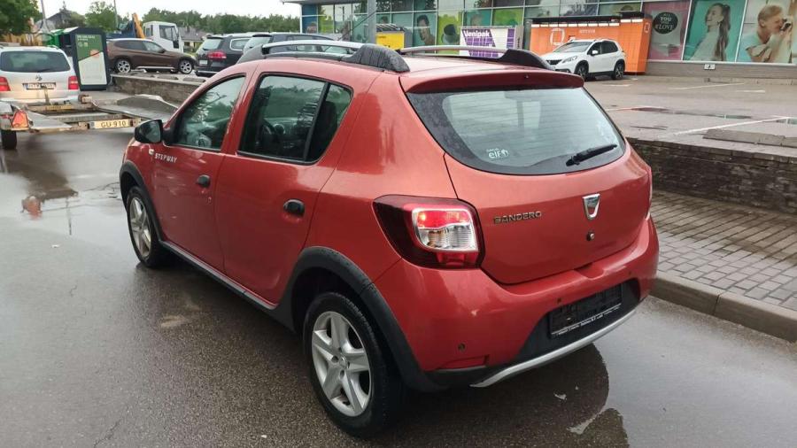 Sarkans Dacia Sandero 2014 Marijampole, ar dzinēja tilpumu 0.90 L un nobraukumu 166 tūkst. km par 3100 €, foto 7 vietnē AUTOMOTO.COM.LV