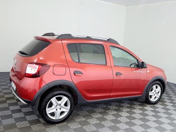 Red Dacia Sandero 2014 in Tallinn, with an engine capacity of 0.90 L and mileage of 219 thousand km for 2299 €, photo 4 on AUTOMOTO.COM.LV