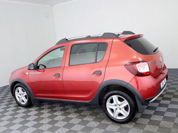 Red Dacia Sandero 2014 in Tallinn, with an engine capacity of 0.90 L and mileage of 219 thousand km for 2299 €, photo 5 on AUTOMOTO.COM.LV