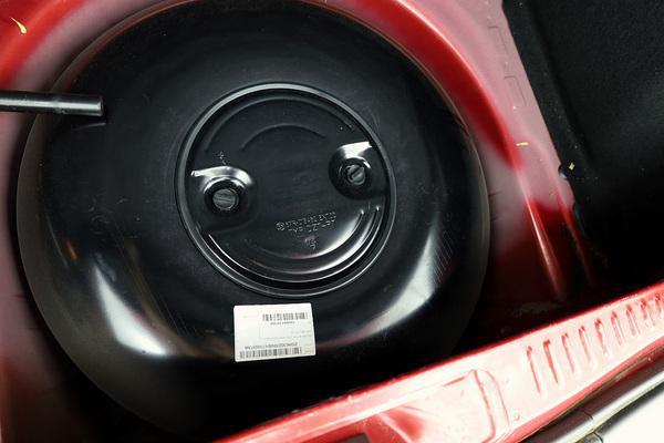 Red Dacia Sandero 2014 in Tallinn, with an engine capacity of 0.90 L and mileage of 219 thousand km for 2299 €, photo 10 on AUTOMOTO.COM.LV