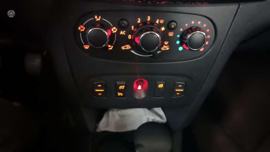 Sarkans Dacia Sandero 2014 Marijampole, ar dzinēja tilpumu 0.90 L un nobraukumu 164 tūkst. km par 2700 €, foto 11 vietnē AUTOMOTO.COM.LV
