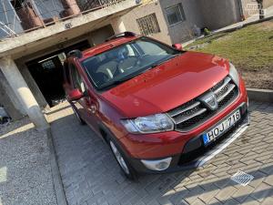 Red Dacia Sandero 2015 in Vilnius, with an engine capacity of 0.90 L and mileage of 61 thousand km for 4750 €, photo 2 on AUTOMOTO.COM.LV
