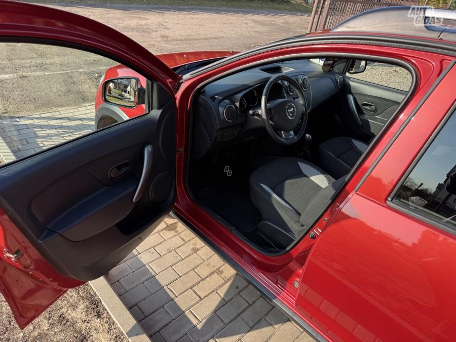 Red Dacia Sandero 2015 in Vilnius, with an engine capacity of 0.90 L and mileage of 61 thousand km for 4750 €, photo 12 on AUTOMOTO.COM.LV