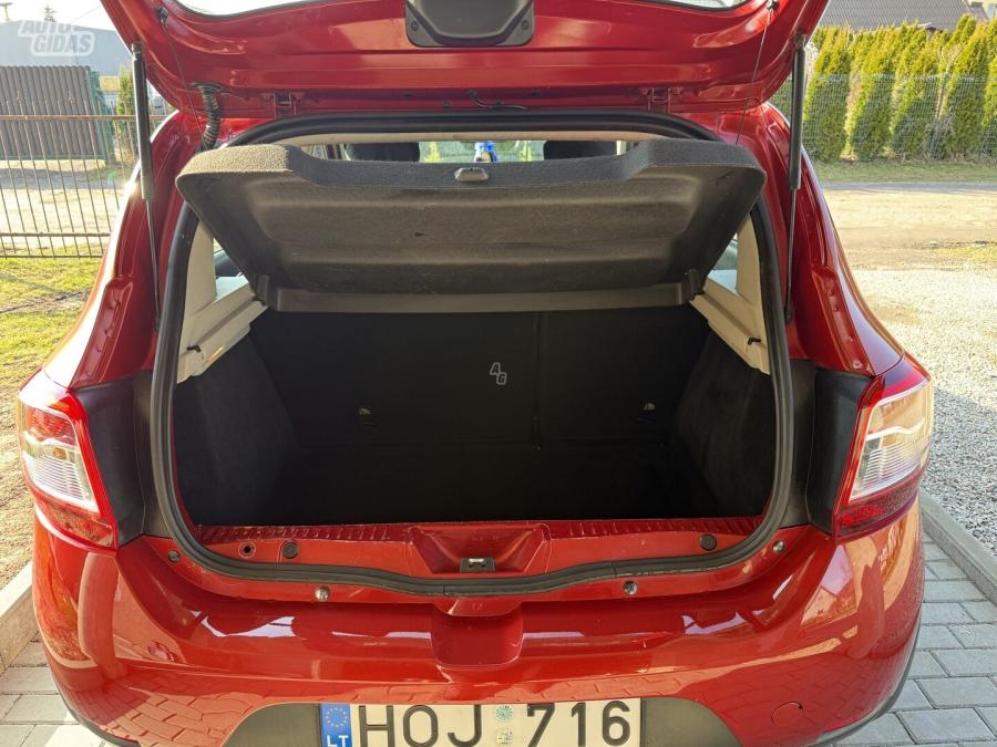 Red Dacia Sandero 2015 in Vilnius, with an engine capacity of 0.90 L and mileage of 61 thousand km for 4750 €, photo 22 on AUTOMOTO.COM.LV