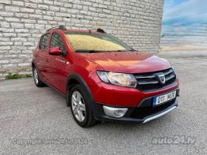 Sarkans Dacia Sandero 2015 Tallina, ar dzinēja tilpumu 1.50 L un nobraukumu 202 tūkst. km par 4600 €, foto  vietnē AUTOMOTO.COM.LV