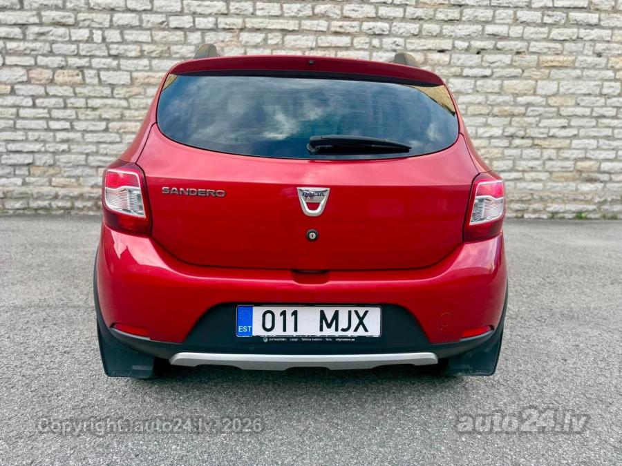 Sarkans Dacia Sandero 2015 Tallina, ar dzinēja tilpumu 1.50 L un nobraukumu 202 tūkst. km par 4600 €, foto 5 vietnē AUTOMOTO.COM.LV