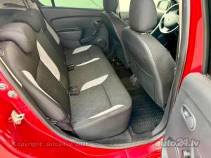 Sarkans Dacia Sandero 2015 Tallina, ar dzinēja tilpumu 1.50 L un nobraukumu 202 tūkst. km par 4600 €, foto 13 vietnē AUTOMOTO.COM.LV