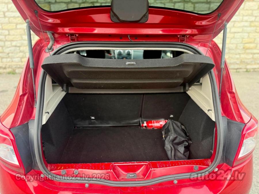 Sarkans Dacia Sandero 2015 Tallina, ar dzinēja tilpumu 1.50 L un nobraukumu 202 tūkst. km par 4600 €, foto 15 vietnē AUTOMOTO.COM.LV