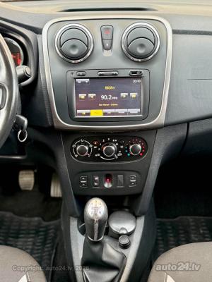 Sarkans Dacia Sandero 2015 Tallina, ar dzinēja tilpumu 1.50 L un nobraukumu 202 tūkst. km par 4600 €, foto 16 vietnē AUTOMOTO.COM.LV