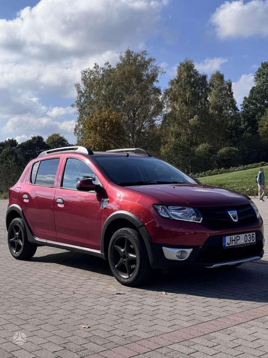 Sarkans Dacia Sandero 2015 Viļņa, ar dzinēja tilpumu 1.46 L un nobraukumu 155 tūkst. km par 4200 €, foto 1 vietnē AUTOMOTO.COM.LV