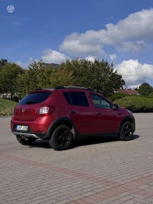Sarkans Dacia Sandero 2015 Viļņa, ar dzinēja tilpumu 1.46 L un nobraukumu 155 tūkst. km par 4200 €, foto 4 vietnē AUTOMOTO.COM.LV
