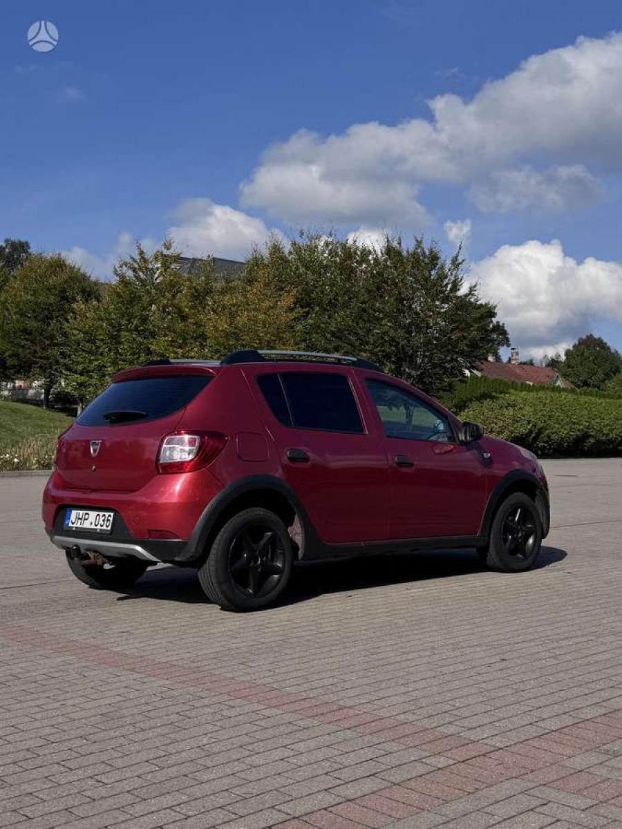 Sarkans Dacia Sandero 2015 Viļņa, ar dzinēja tilpumu 1.46 L un nobraukumu 155 tūkst. km par 4200 €, foto 4 vietnē AUTOMOTO.COM.LV