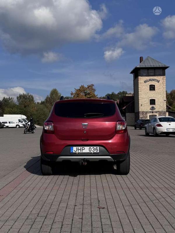 Sarkans Dacia Sandero 2015 Viļņa, ar dzinēja tilpumu 1.46 L un nobraukumu 155 tūkst. km par 4200 €, foto 5 vietnē AUTOMOTO.COM.LV