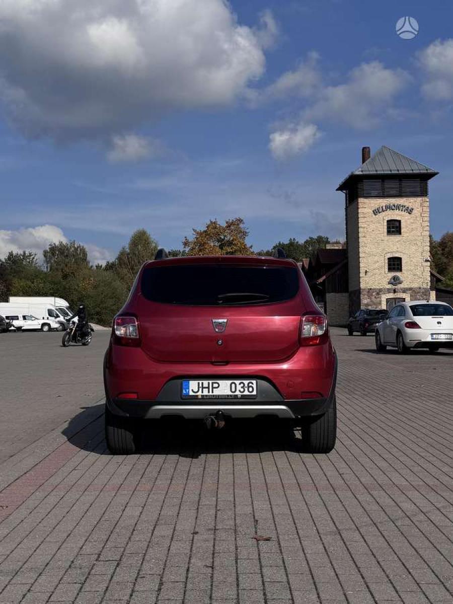 Sarkans Dacia Sandero 2015 Viļņa, ar dzinēja tilpumu 1.46 L un nobraukumu 155 tūkst. km par 4200 €, foto 5 vietnē AUTOMOTO.COM.LV